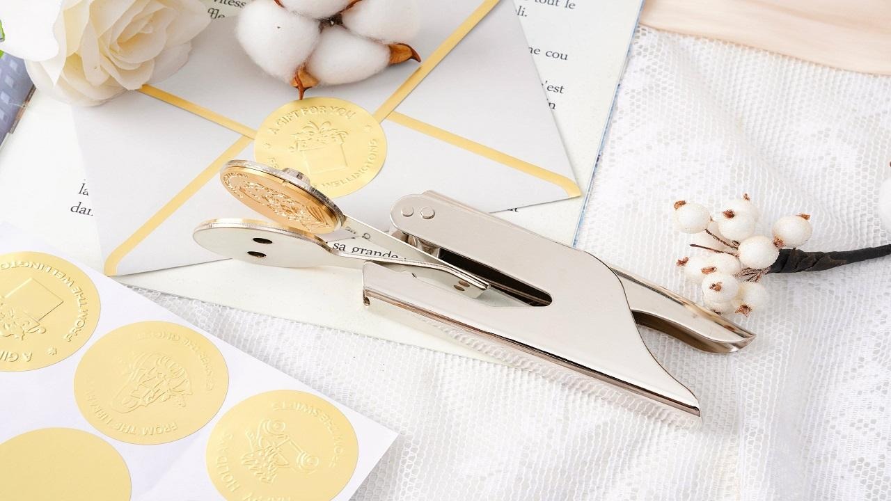 Features of the Right Embosser Machine: Personal and Business Use